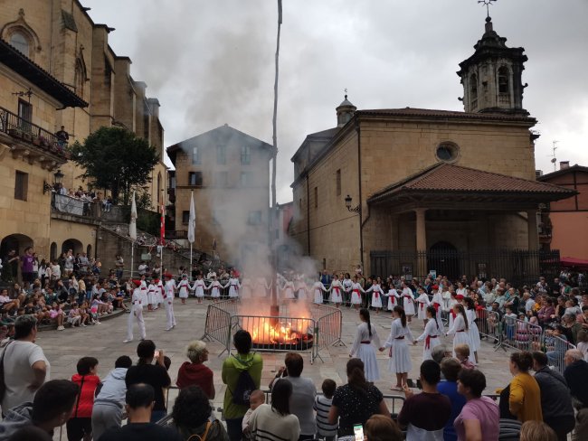 La noche de solsticio de verano y la celebración de la hoguera de San Juan, el viernes | Lezo.eus